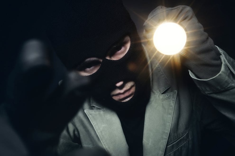 Prevent Cargo Theft With These CMV Security Tips